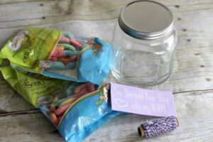 Easy & Cheap Valentine's Day DIY Gifts with FREE Printable Tag