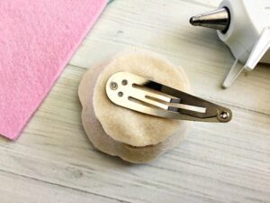 Homemade Hair Clips Ideas: Felt Flower DIY Hair Clips