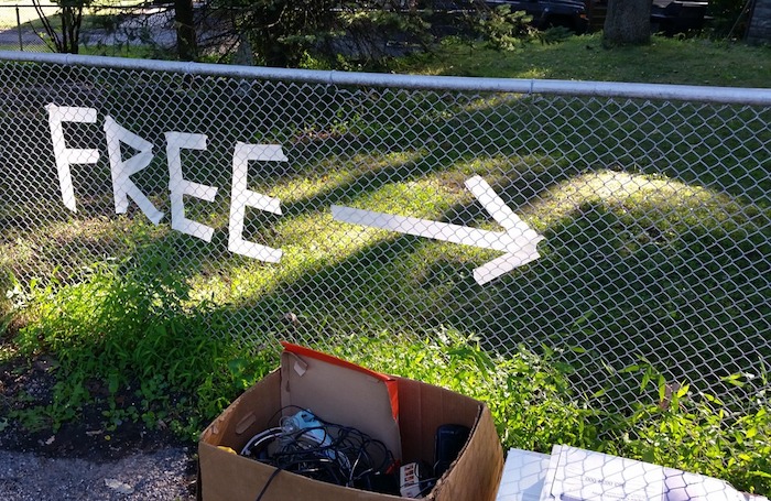 Find Free Stuff Near Me 6 Quick Ways To Snag Freebies