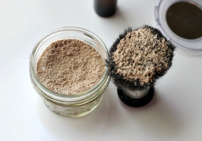 Homemade Mineral Makeup Foundation