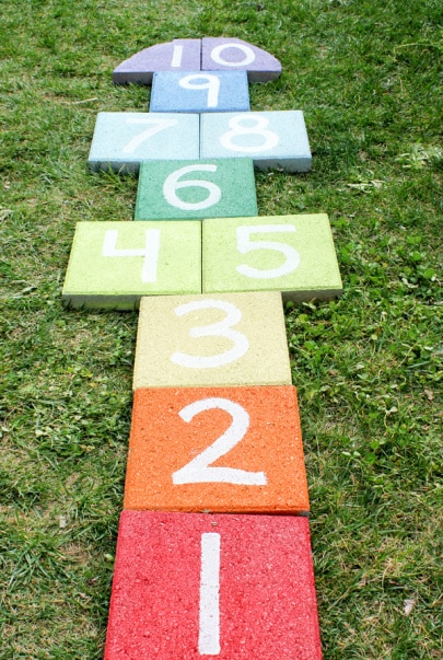 25 Awesome Outdoor Party Games For Kids Of All Ages 25-awesome-outdoor-party-games-for-kids-of-all-ages