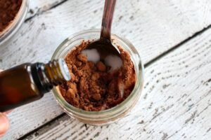 3 Ingredient DIY Self Tanner - Freebie Finding Mom