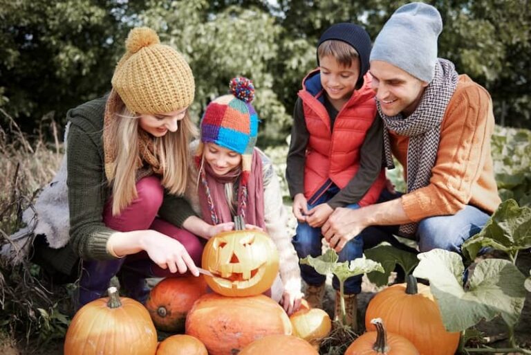 17 Free (and Nearly Free) Fall Family Activities